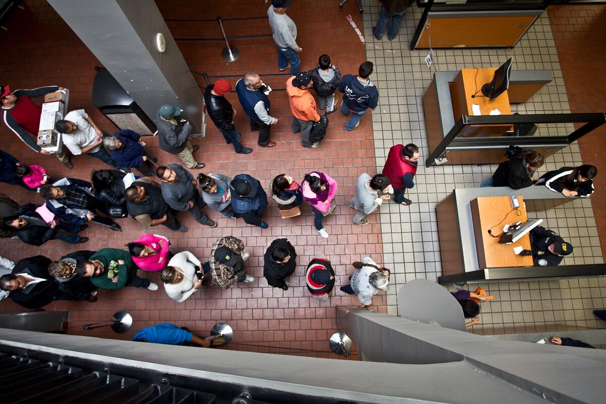 Border Report: Legal and Illegal Border Crossings Plummet | Voice of ...